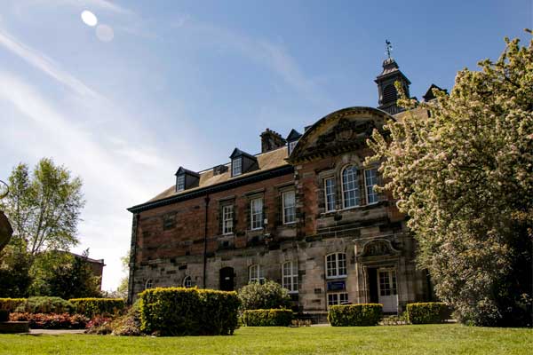 University of Dundee - school.imeducation.net